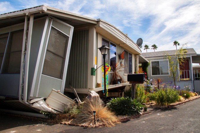 Mobile Homes in Extreme Weather - Florida Mobile Home Insurance